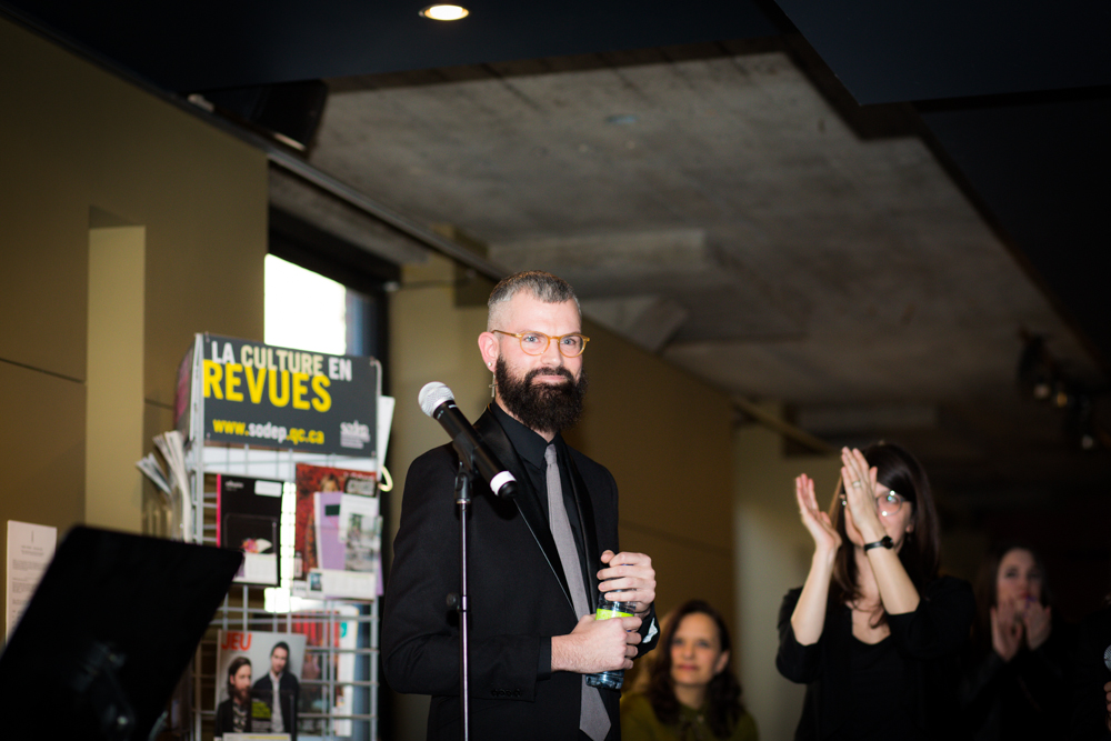 Lancement chaleureux pour Quelque chose en moi choisit le coup de poing ...