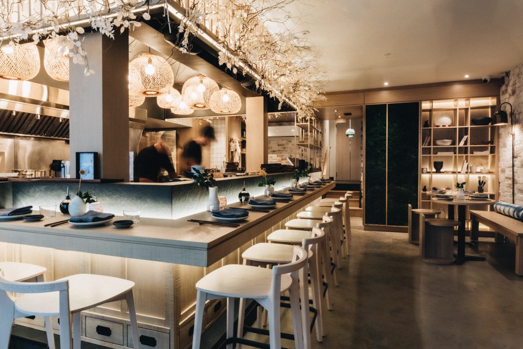 Bloom Sushi: Savourer des sushis végétaux dans un décor japandi - Baron Mag