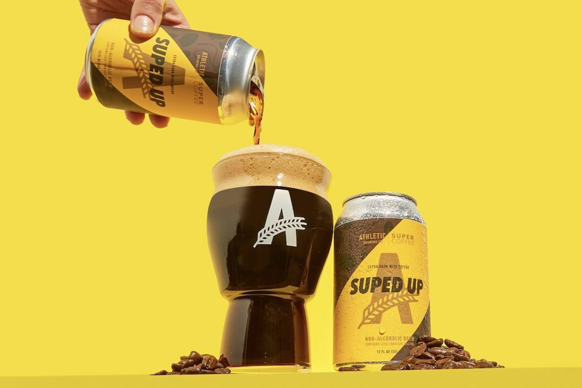 Une bière de café pré-entraînement sans alcool par Athletic Brewing ...